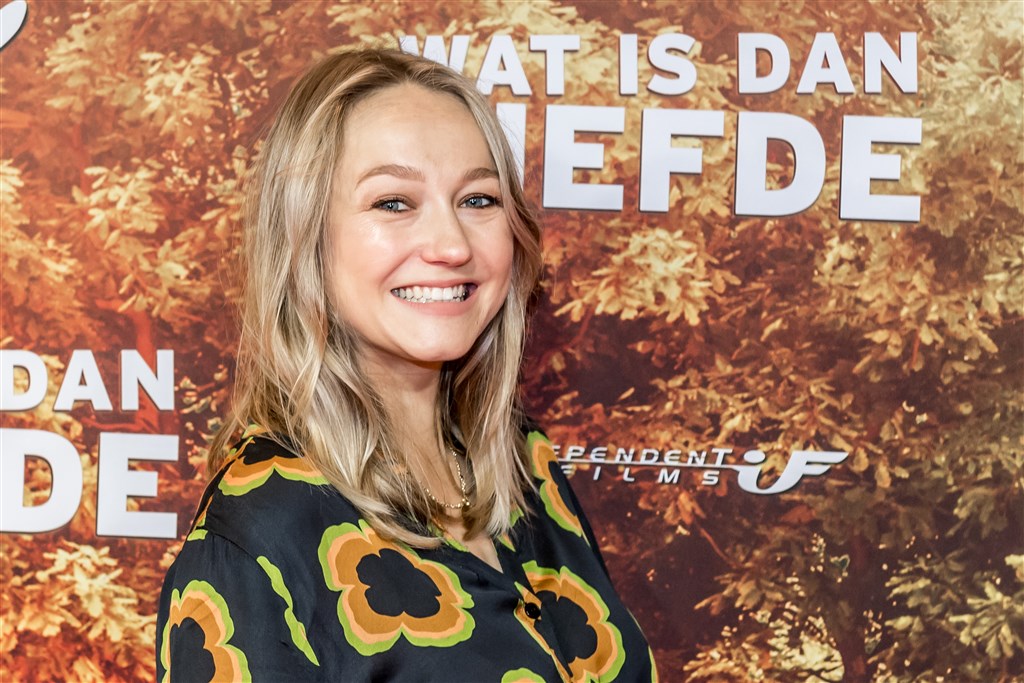 Carolien Spoor: 'Ik maak er een feestje van nu Jon in het buitenland is' | RTL.nl